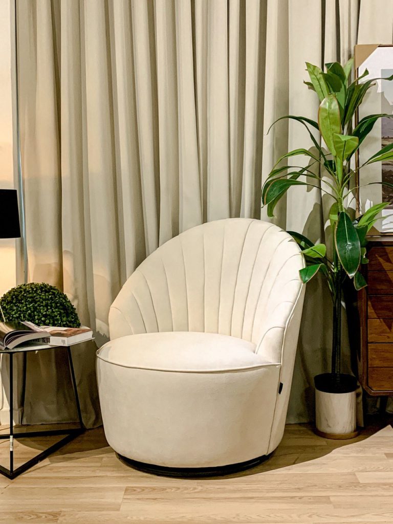 Shell Turning Chair | MoreDesign.com